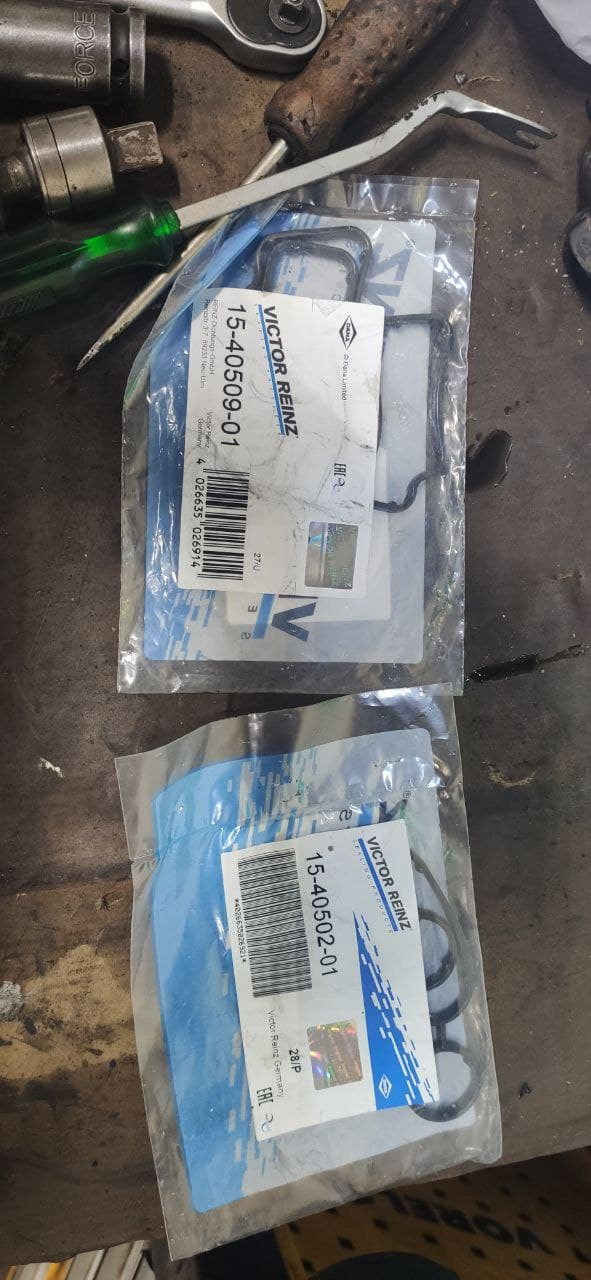 Замена прокладок маслянного стакана и теплообменника CLCB, CLCA — Skoda ...