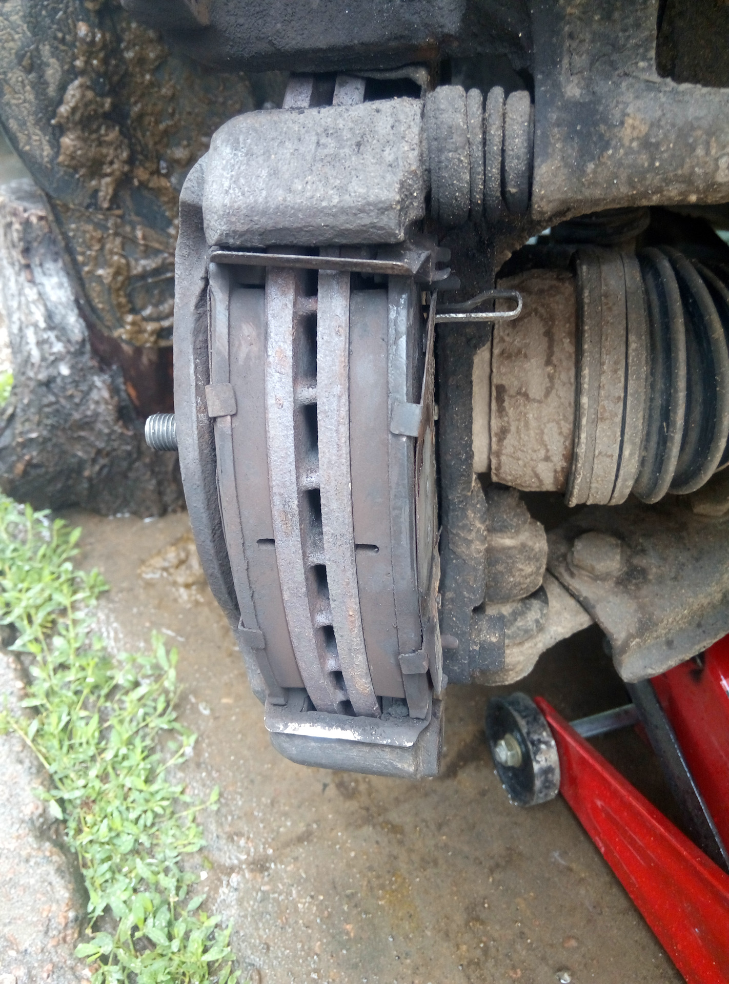 Регулировка клапанов и пружины тормозного суппорта — Hyundai Pony, 1,5 ...