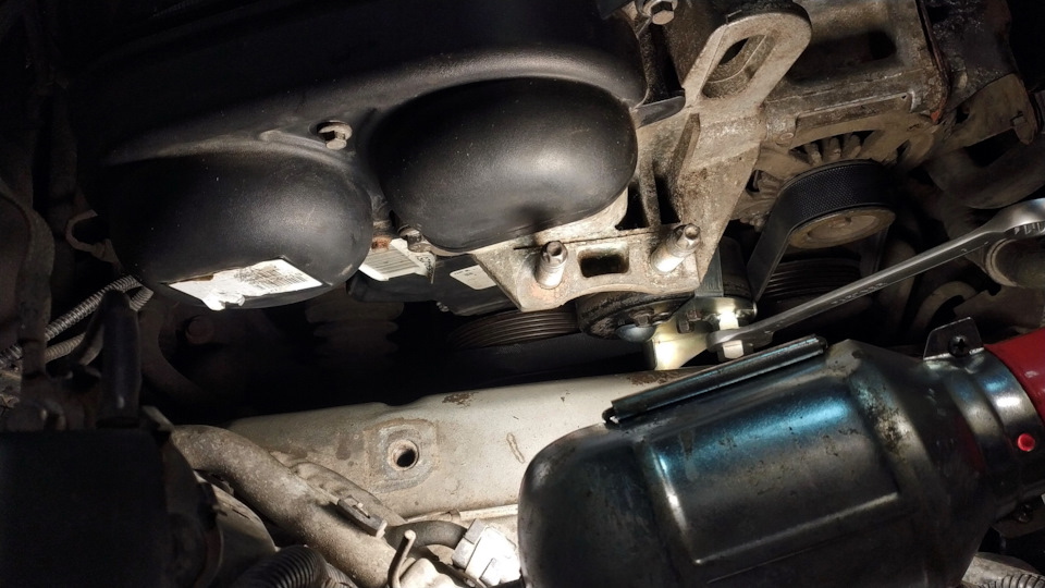 Замена ремня ГРМ, помпы, ремней. — Volvo C30, 1,6 л, 2009 года ...