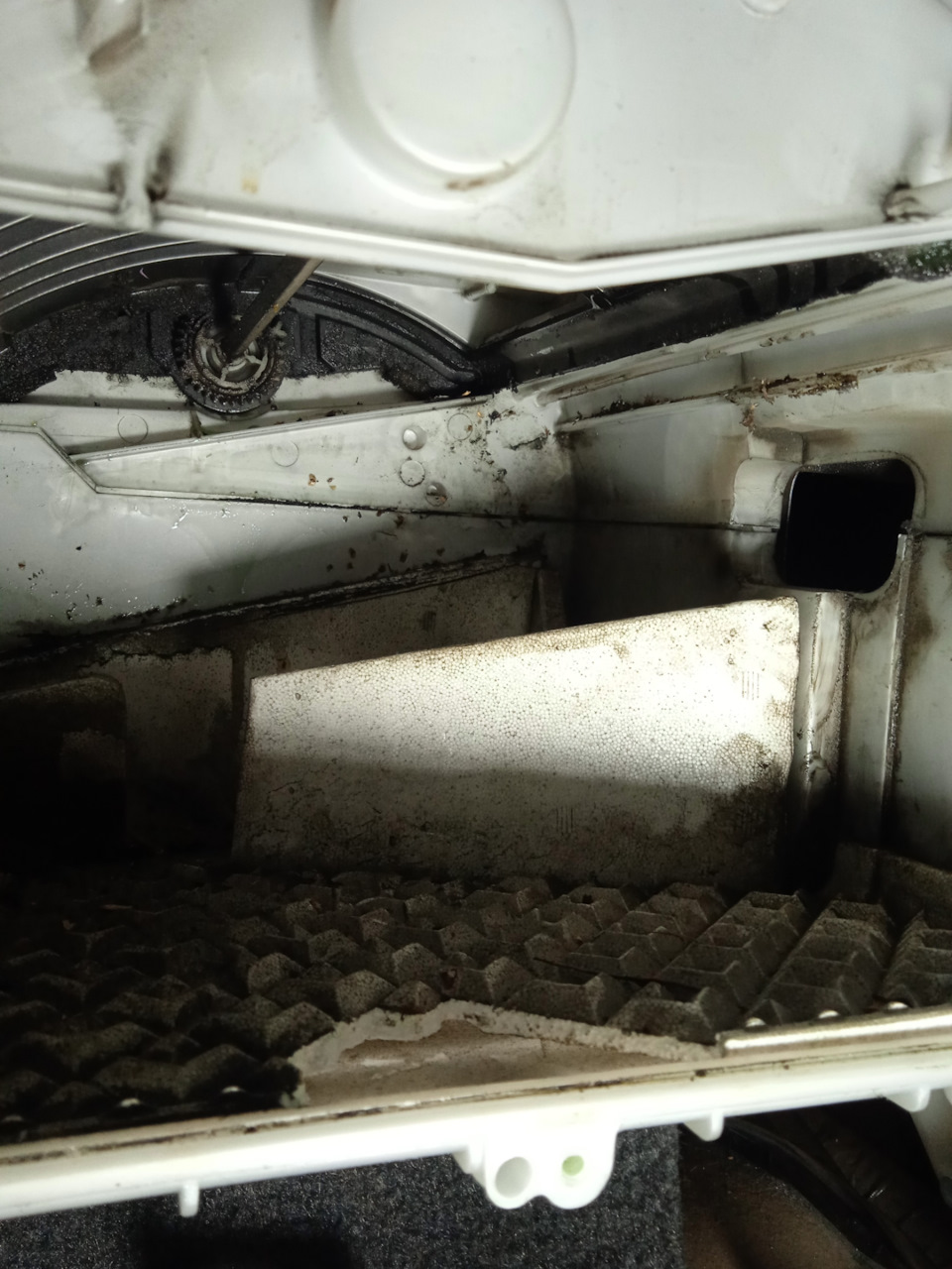 Чистка заслонки печки и испарителя — Mitsubishi Lancer IX, 1,6 л, 2004 ...