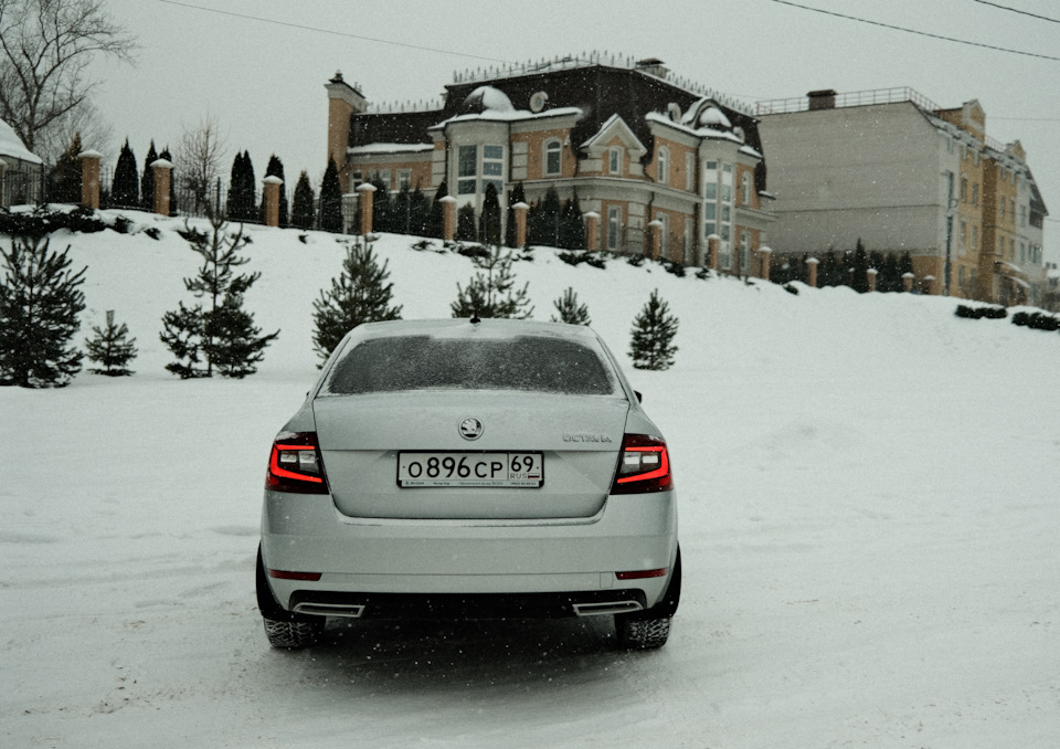 High LED — ON / Low LED — OFF — Skoda Octavia A7 Mk3, 1,6 л, 2019 года ...