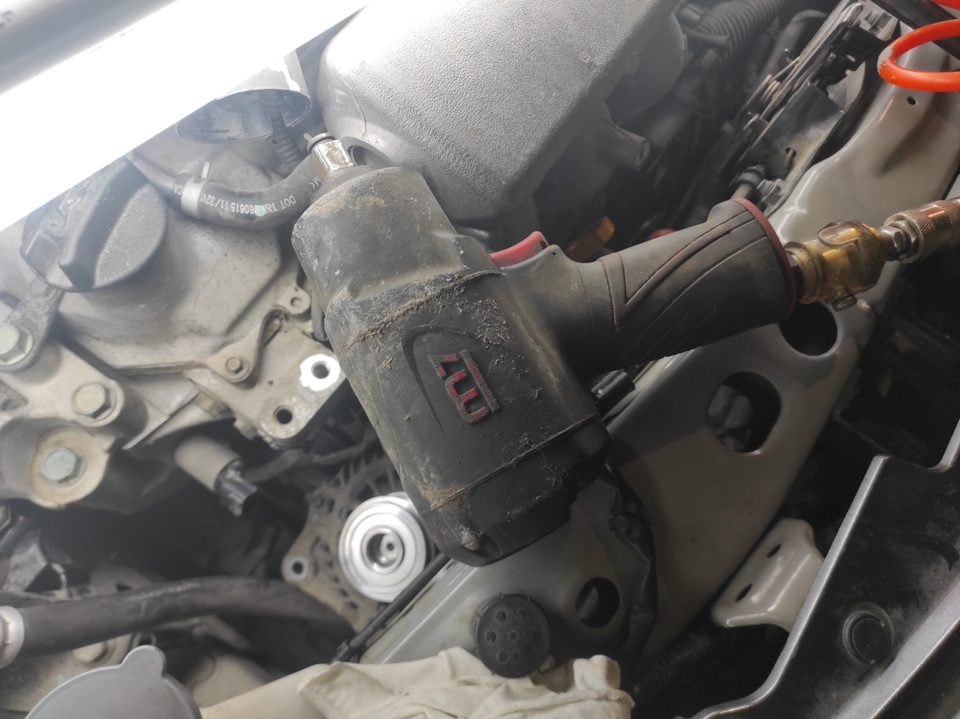 Обгонная муфтаГенератора — Nissan Note (2G), 1,2 л, 2015 года | своими ...