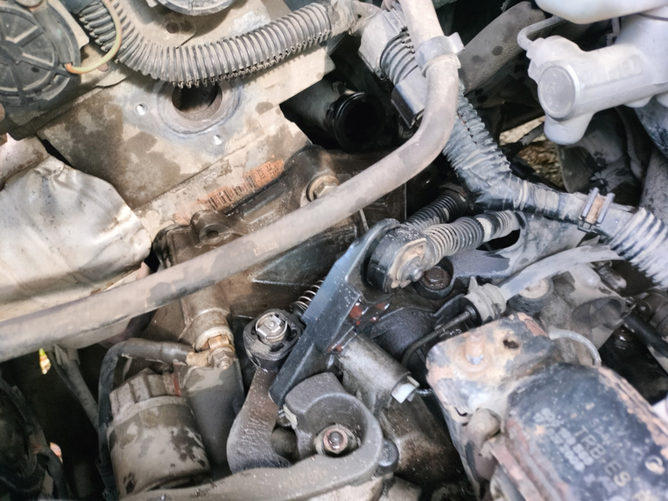 Замена термостата в сборе и расширительного бачка — Skoda Fabia Combi ...