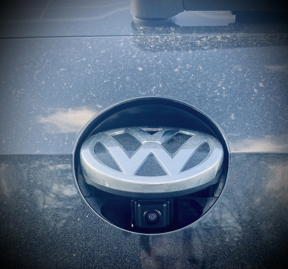 Камера заднего вида в значок — Volkswagen Golf Mk7, 1,2 л, 2013 года ...
