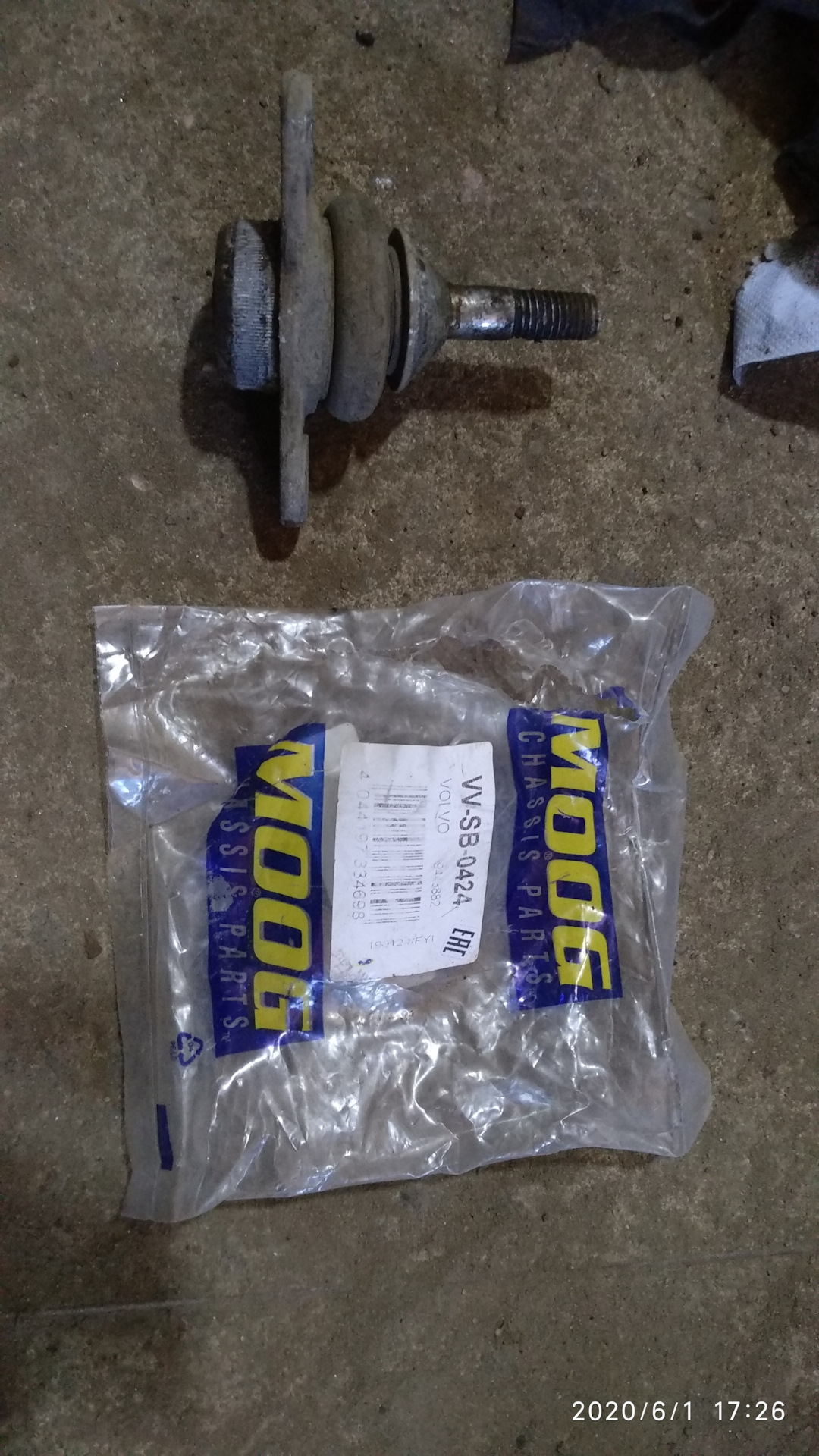 Замена сайлент-блоков передних рычагов + левая шаровая + сальник левого ...