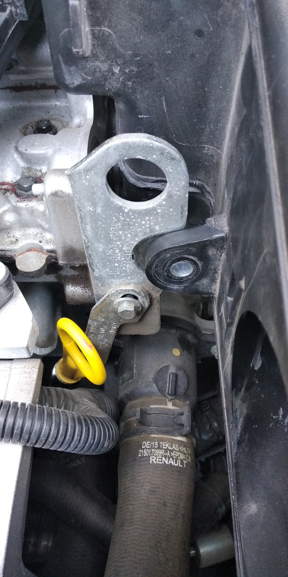 Резонатор воздушного фильтра — Renault Logan (2G), 1,6 л, 2016 года ...