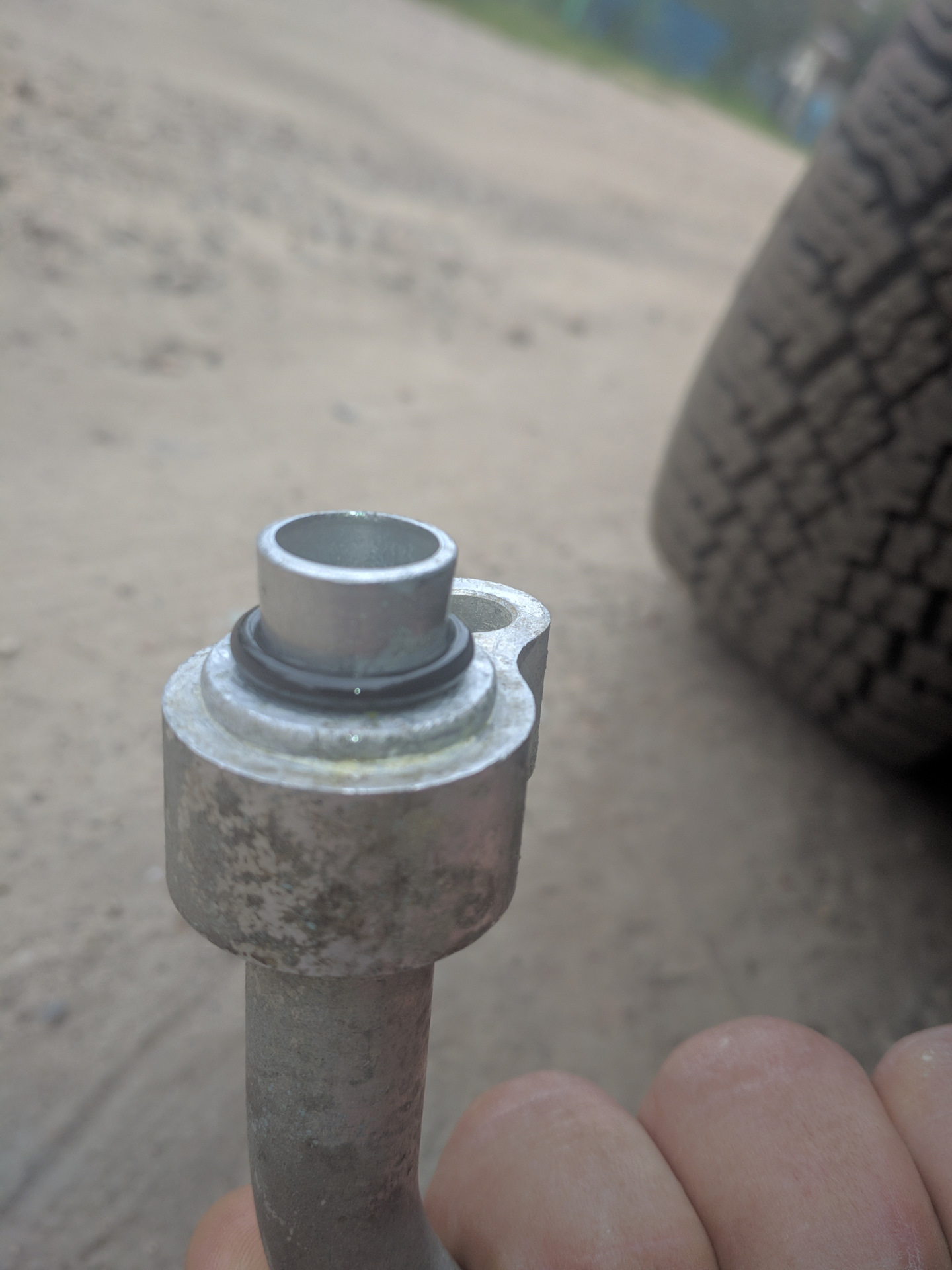 Замена уплотнений трубок кондиционера — Ford Focus Sedan I, 1,6 л, 2004 ...