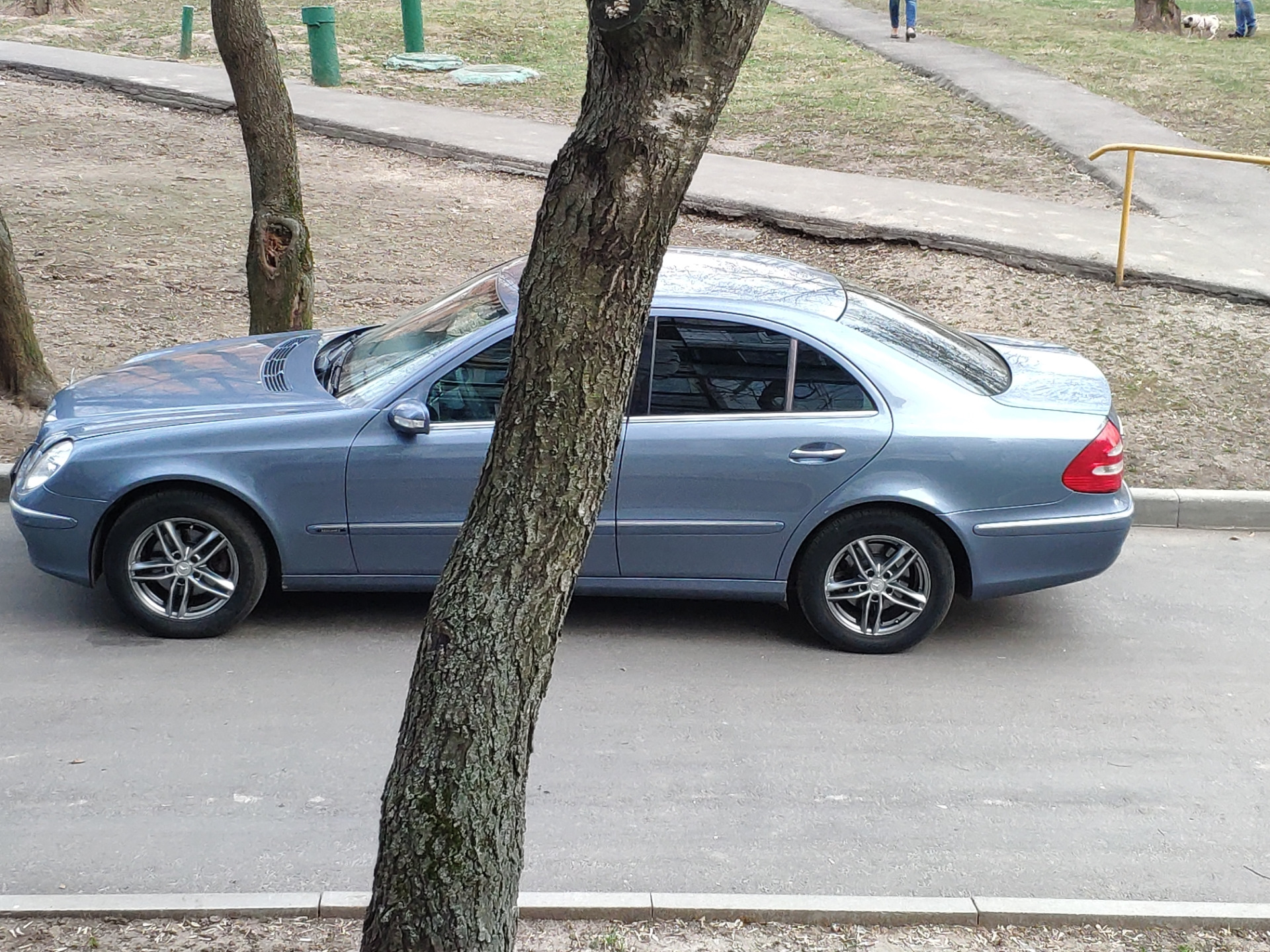 Переобулся и помылся первый раз с ноября. — Mercedes-Benz E-Class (W211), 1,8 л, 2005 года ...