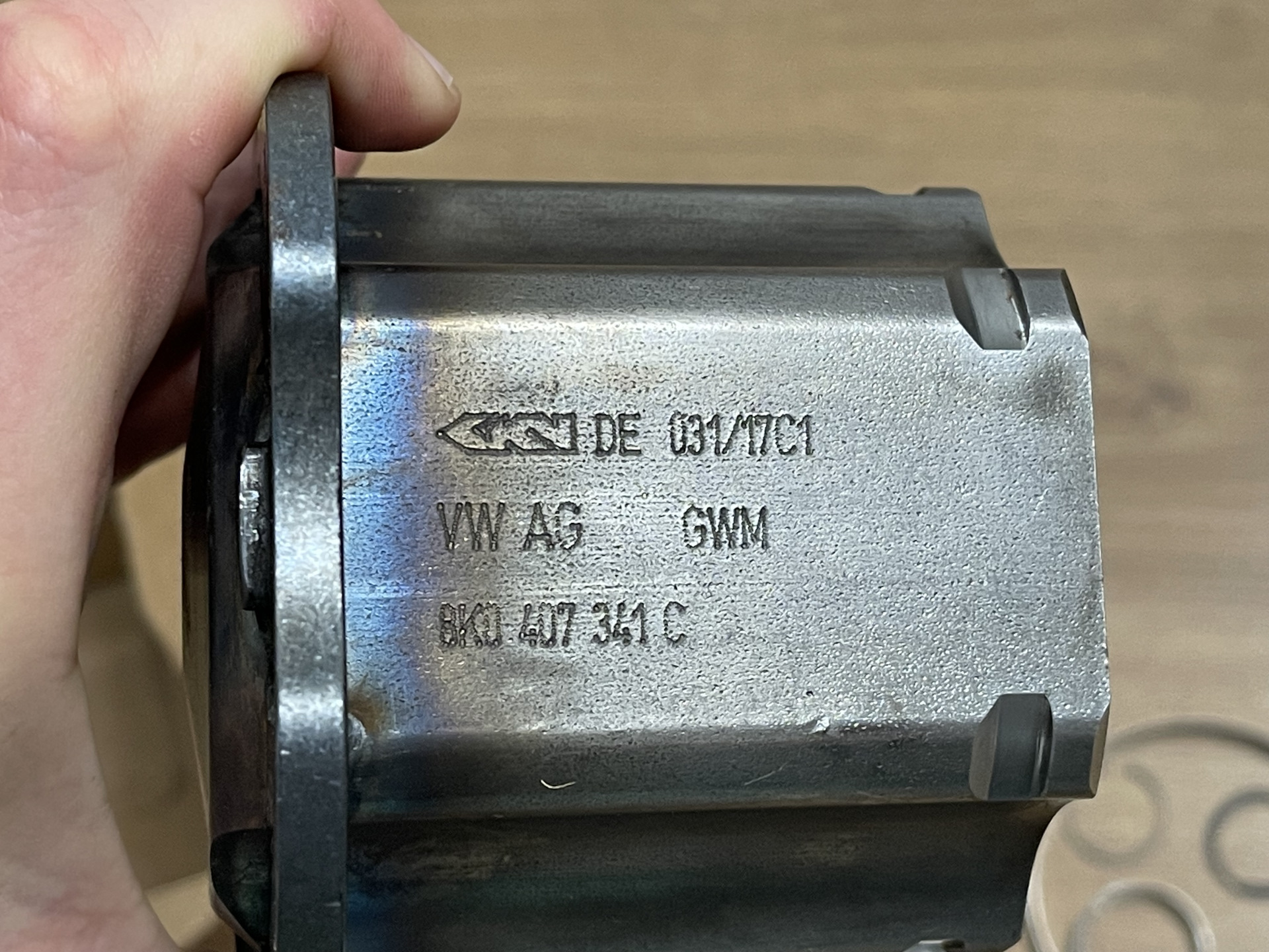 №47 — Замена переднего правого трипоида — Audi A6 (C7), 3 л, 2014 года ...