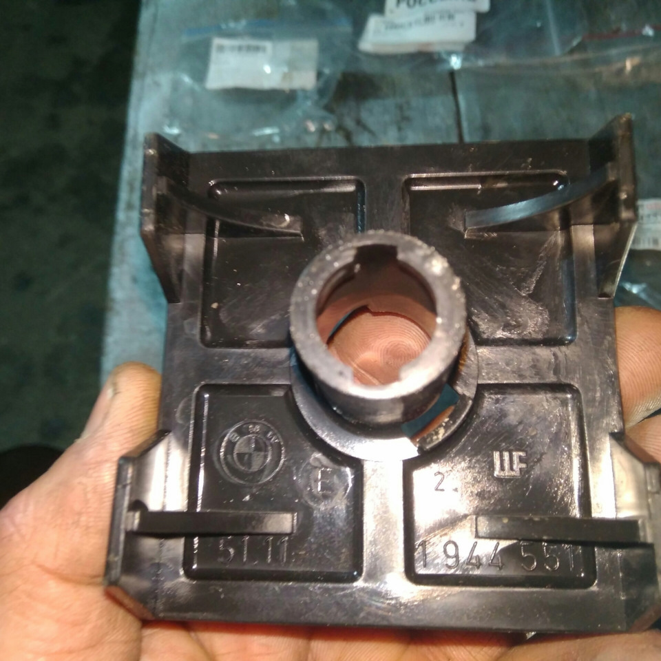 Крепление задний бампер — BMW 5 series Touring (E34), 2,5 л, 1996 года ...