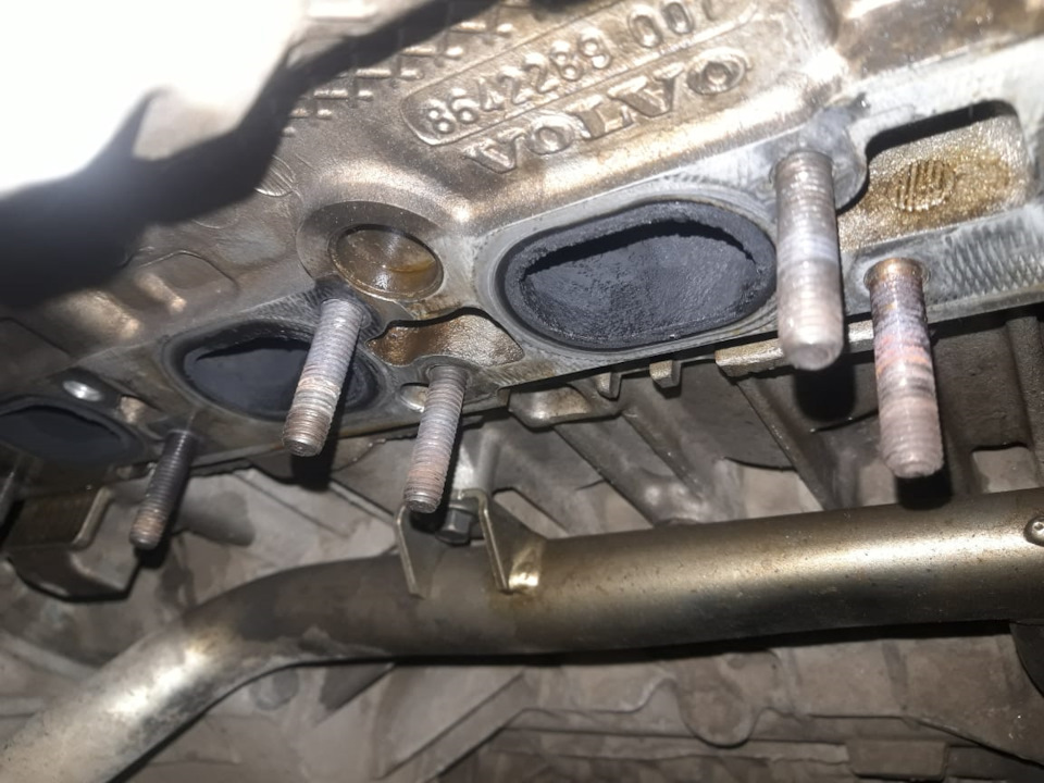 Замена прокладки выпускного коллектора, замена осушителя в радиаторе ...