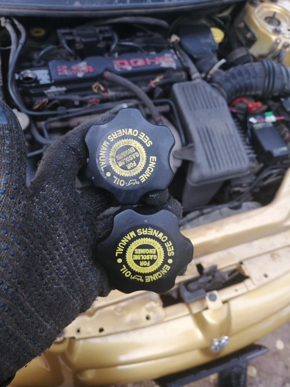 Пробка маслозаливной горловины — Dodge Stratus (1G), 2,4 л, 1999 года ...