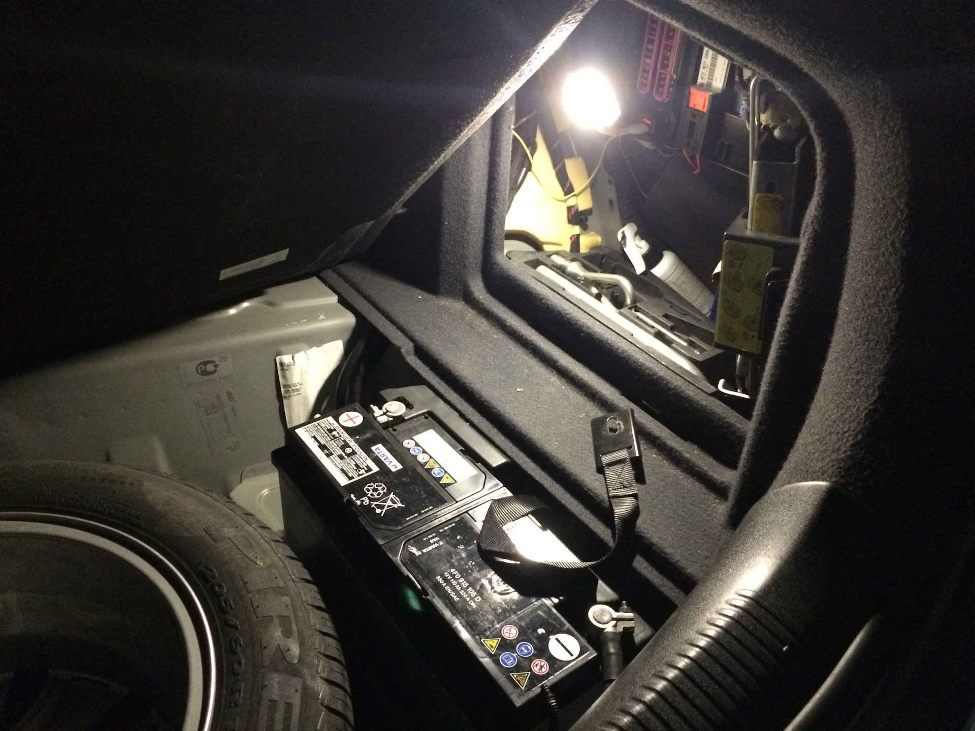 Замена Аккумулятора АКБ 110 Ah Audi A6 C6, Оригинал 4F0915105D = Varta ...