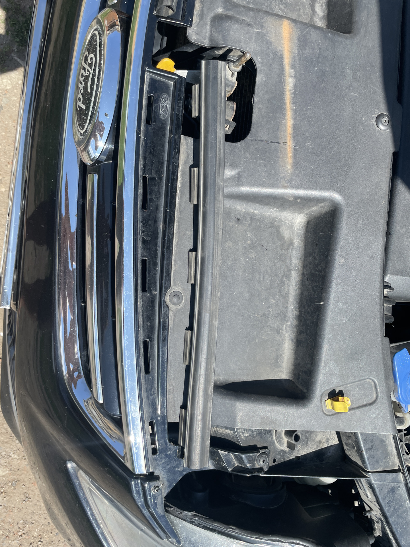 Уплотнитель капота форд Мондео 4 — Ford Mondeo IV, 2 л, 2010 года ...