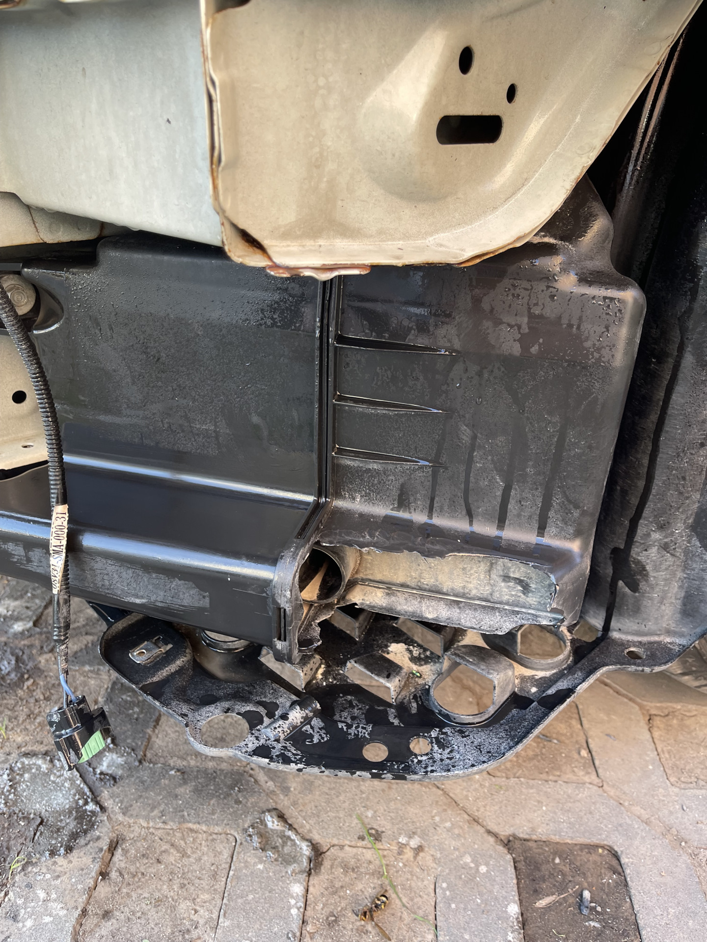 Влагоотделитель или резонатор воздушного фильтра. — Honda Stream (RN6-9), 1,8 л, 2009 года ...