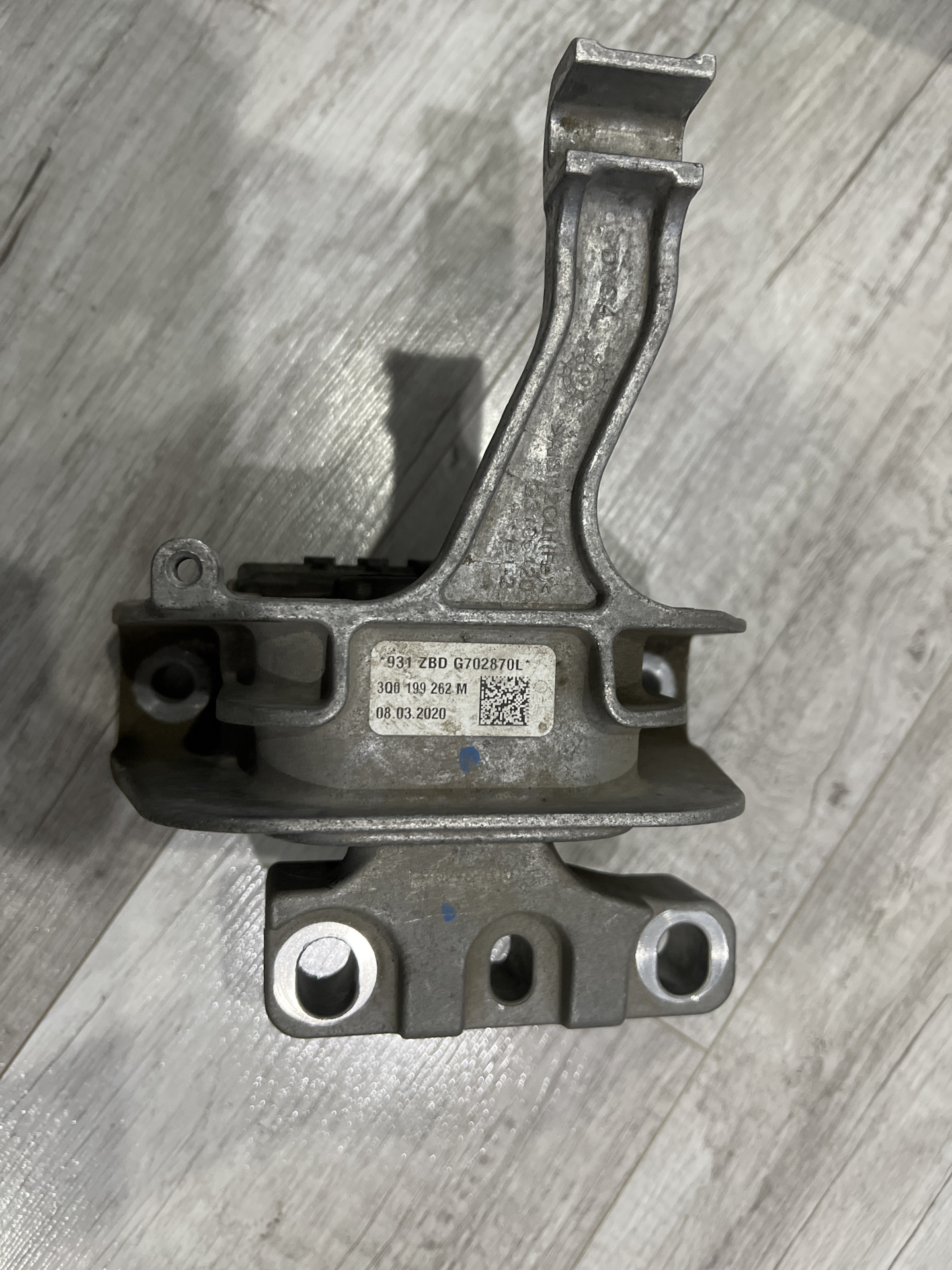 Замена правой опоры двигателя Tiguan allspace (DGUA) — Volkswagen ...