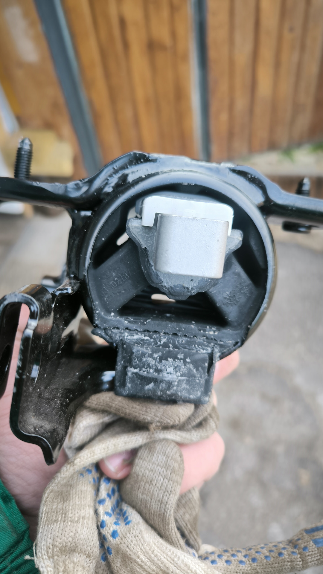 Замена опор силового агрегата. — Volkswagen Polo Sedan, 1,6 л, 2015 ...