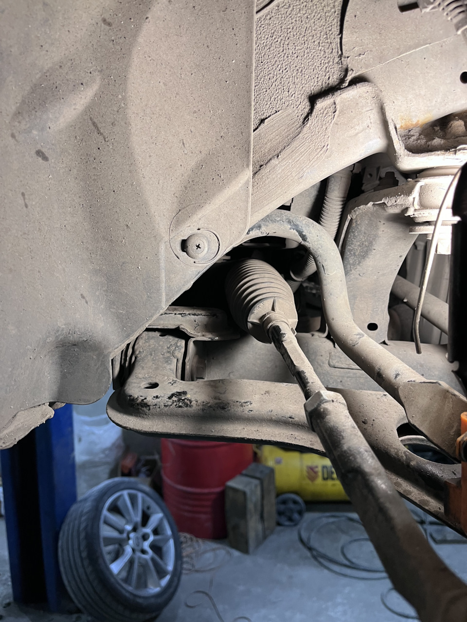 Замена втулок стабилизатора и правой стойки стаба — Opel Astra H, 1,6 л ...