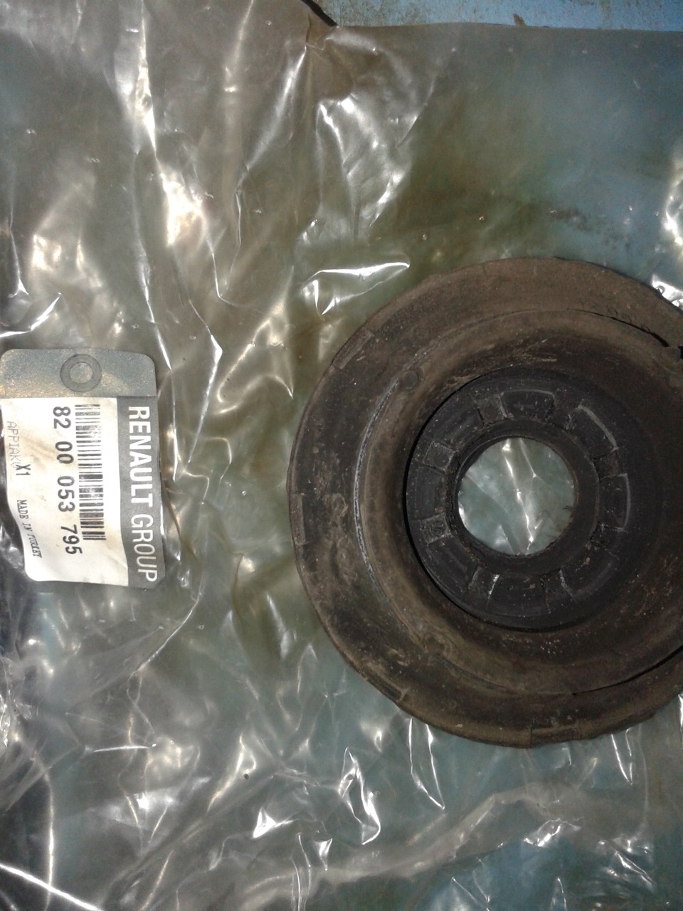 8200053795 Элемент опоры пер стойки (рез, мет) RENAULT | Запчасти на DRIVE2