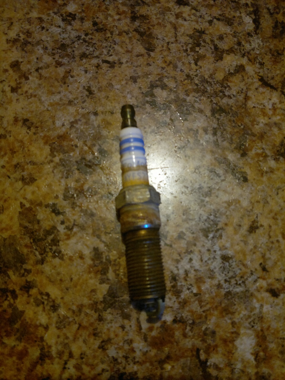 Замена свечей зажигания — Ford Focus Hatchback II, 1,6 л, 2005 года ...