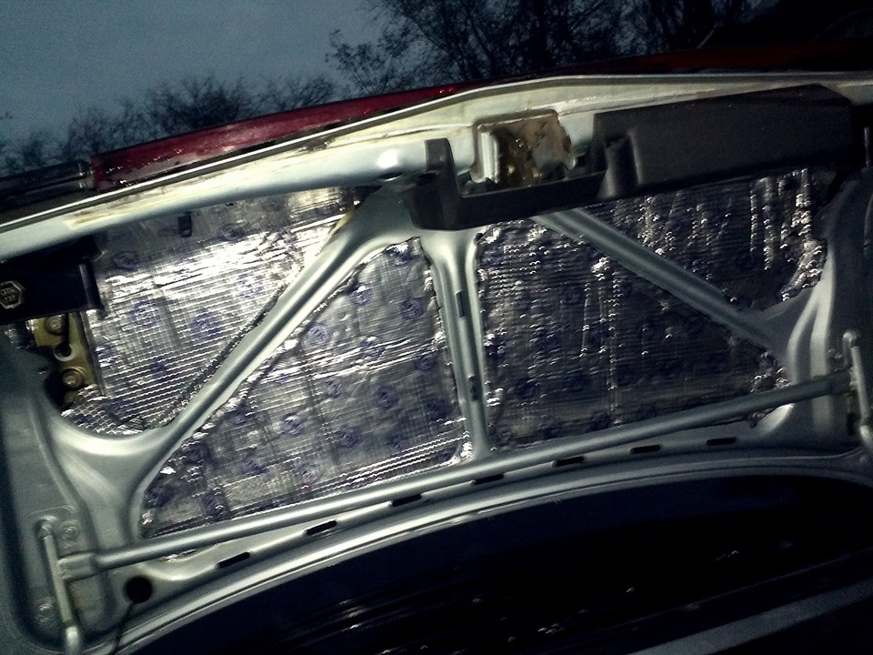 Пружины багажника. — Lada 21104, 1,5 л, 2002 года | другое | DRIVE2