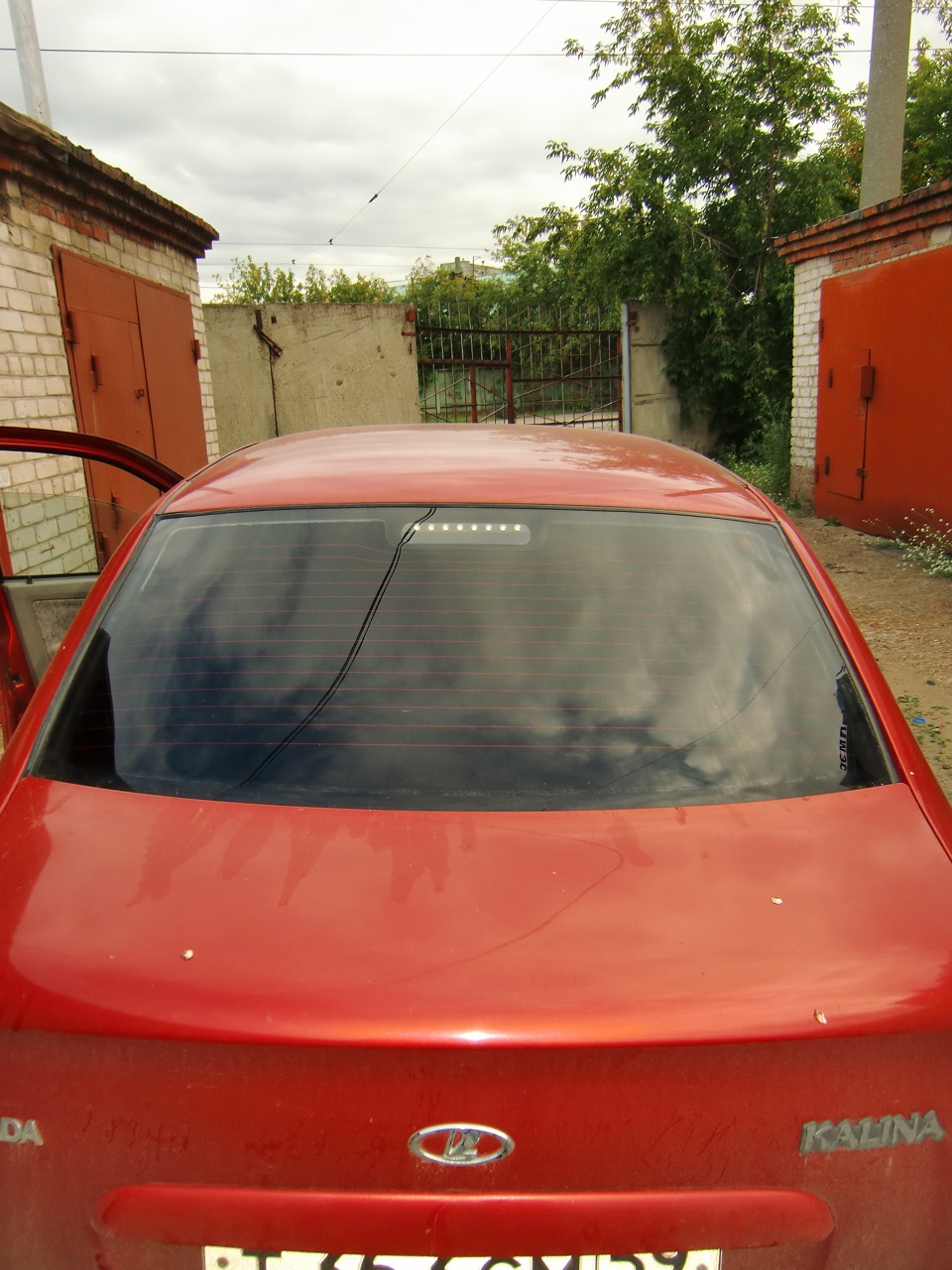 Покраска плафона дополнительного стоп-сигнала — Lada Калина седан, 1,6 ...
