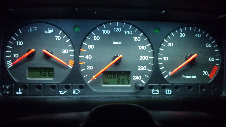Подсветка приборной панели — Volkswagen Passat B4 2 л 1996 года