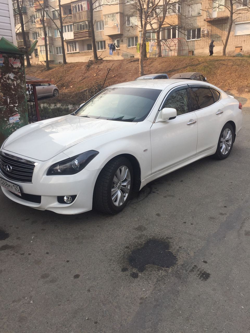 В связи с установкой рестайлинга продаю фары на Infiniti M 25-37 с AFS и бампер Type-S ...