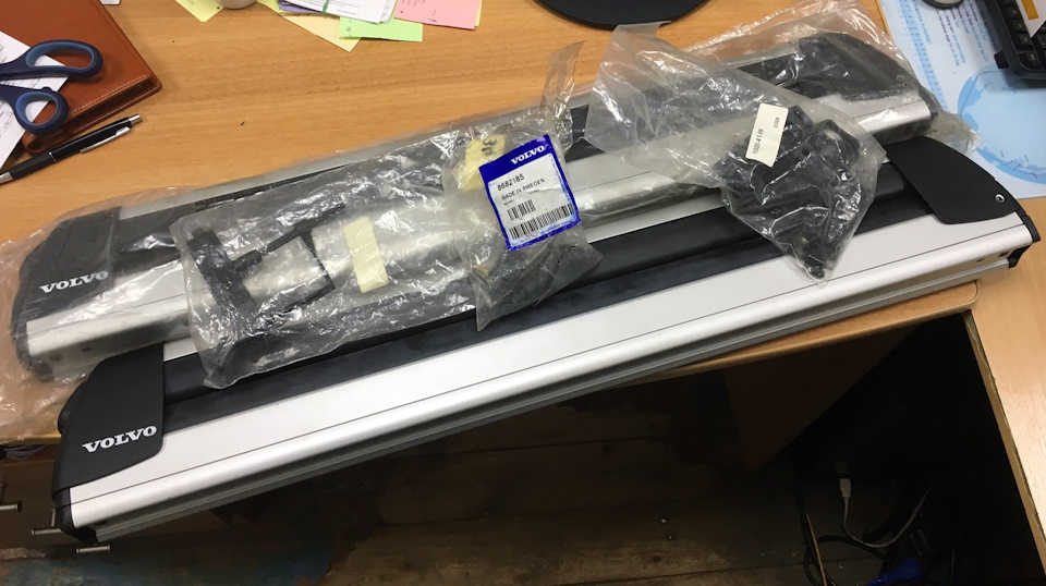 8682093 Держатель для лыж и сноубордов Volvo | Запчасти на DRIVE2