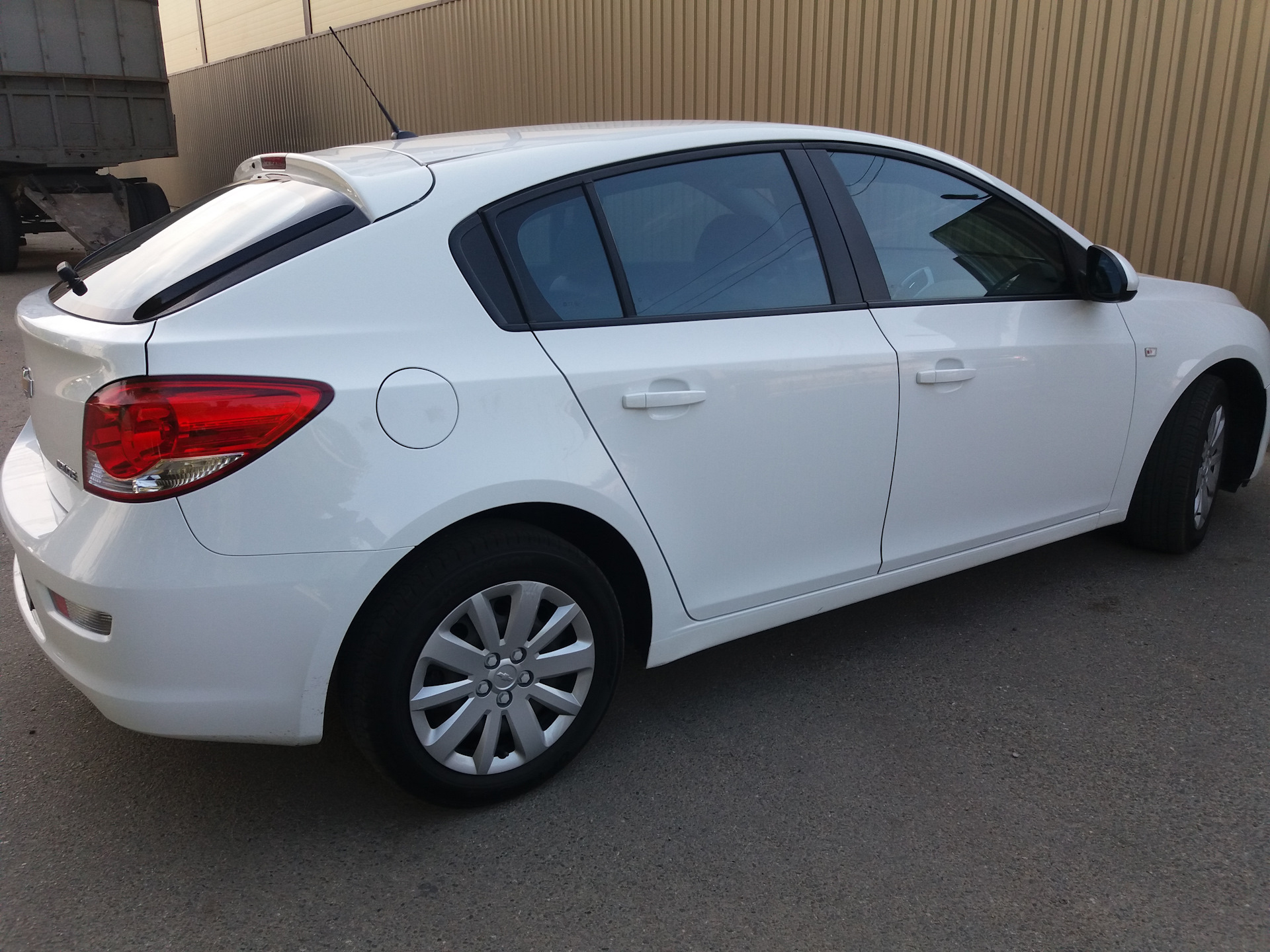 Suntek HP 50 blue — Chevrolet Cruze Hatchback, 1,6 л, 2014 года ...