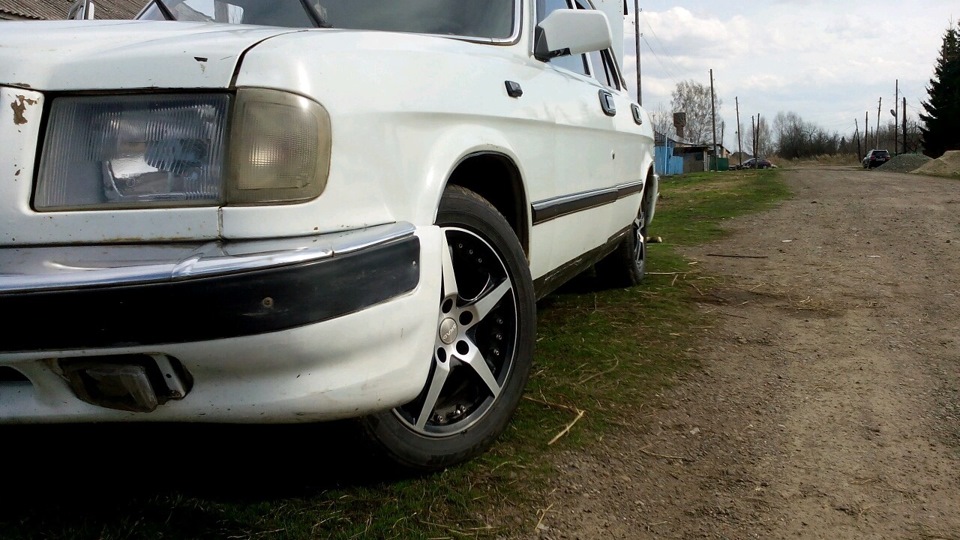 учусь давать угла)))) — ГАЗ 3110, 2,3 л, 2000 года | видео | DRIVE2