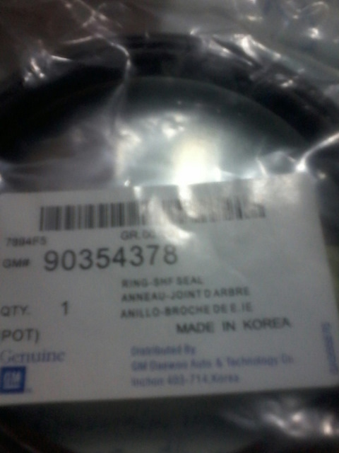 90354378 САЛЬНИК КОЛЕНВАЛА ЗАДНИЙ GM | Запчасти на DRIVE2