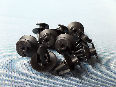 823867299 Зажим, молдинг / защитная накладка VAG | Запчасти на DRIVE2