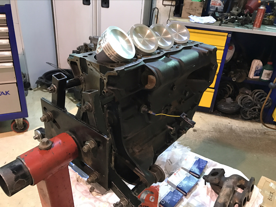 SAAB за 300 000 — сделали кованую поршневую, теперь собираем новый ...