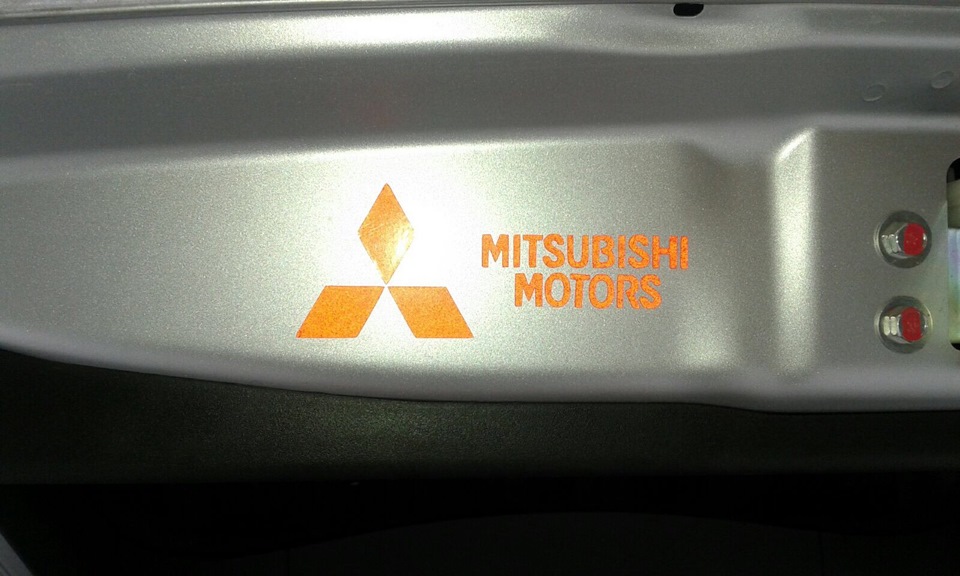 Наклейки на двери Mitsubishi — Mitsubishi Outlander (3G), 2,4 л, 2014 ...