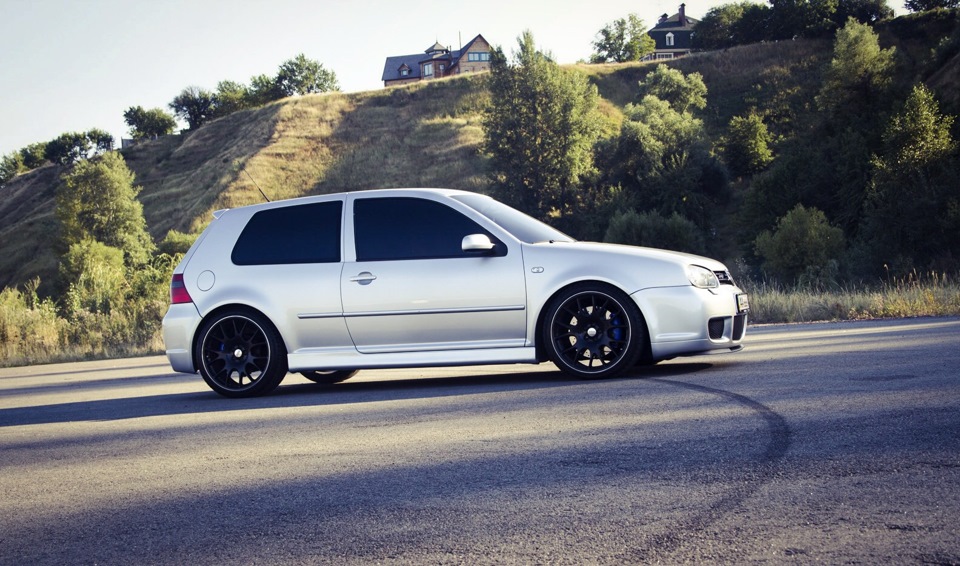 FotoMix — Volkswagen Golf R Mk4, 3,2 л, 2004 года | фотография | DRIVE2