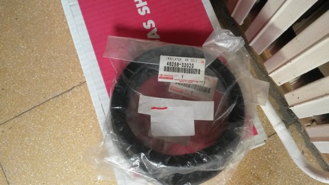 4825832020 ПРОСТАВКА ЗАДНЕЙ ПРУЖИНЫ НИЖНЯЯ. TOYOTA LEXUS | Запчасти на ...