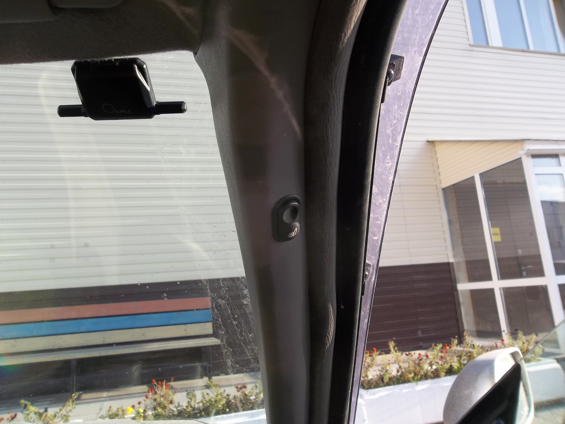 Доп. кнопка управления замком двери. — Subaru Forester (SF), 2 л, 2000 ...