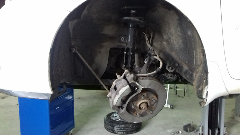 Стойки под замену. — Toyota Corolla (140/150), 1,3 л, 2011 года | визит ...