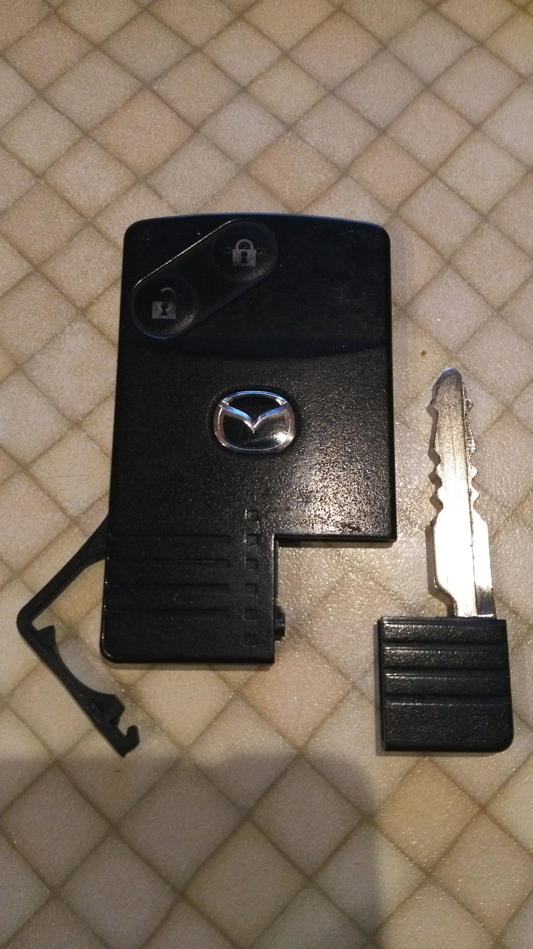 "Золотой" ключик — Mazda Verisa, 1,5 л, 2007 года | своими руками | DRIVE2