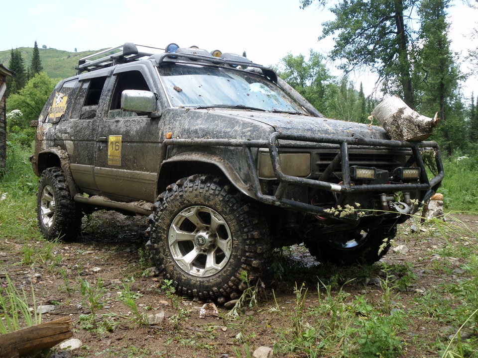 БокОхоД в своей стихии… — Nissan Terrano I, 2,7 л, 1995 года ...