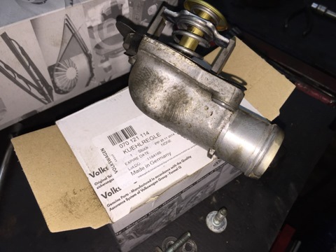 070121114 Термостат, охлаждающая жидкость VAG | Запчасти на DRIVE2