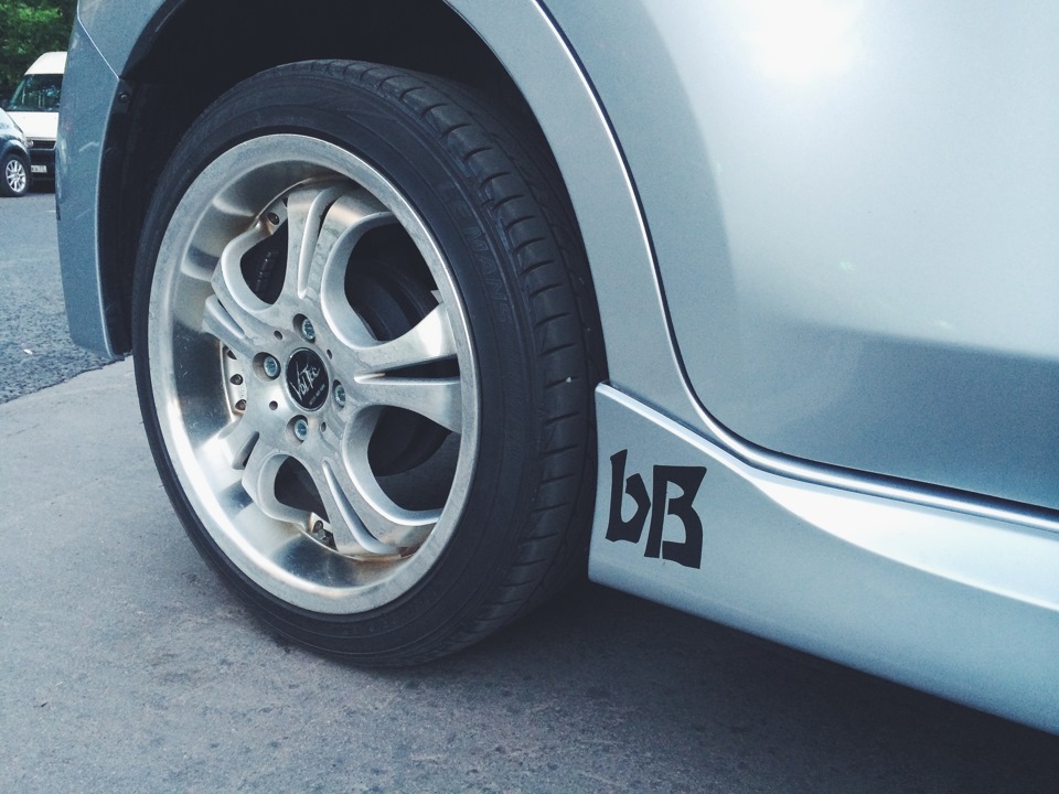 Наклейка на пороги bB — Toyota bB (2G), 1,5 л, 2008 года | стайлинг ...