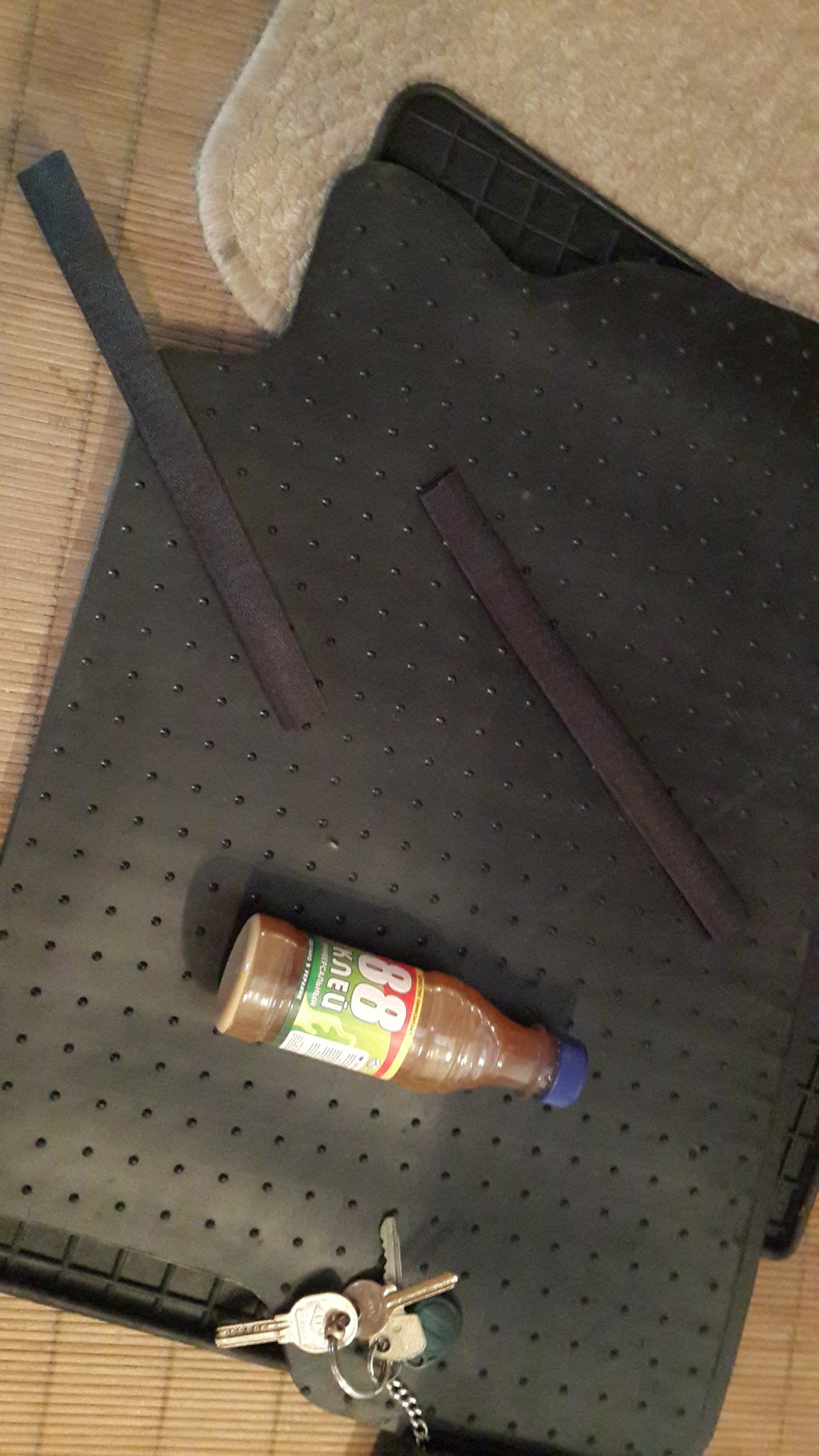 Немного Toyota / Пришиваем задние ковры / Свет в багажник — Ford Focus ...