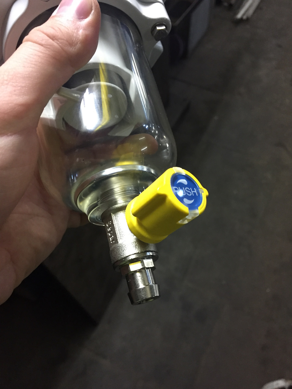 Установка сепаратора 300FG ---> Separ 2000/5 — Mitsubishi L200 (4G), 2,5 л, 2014 года ...