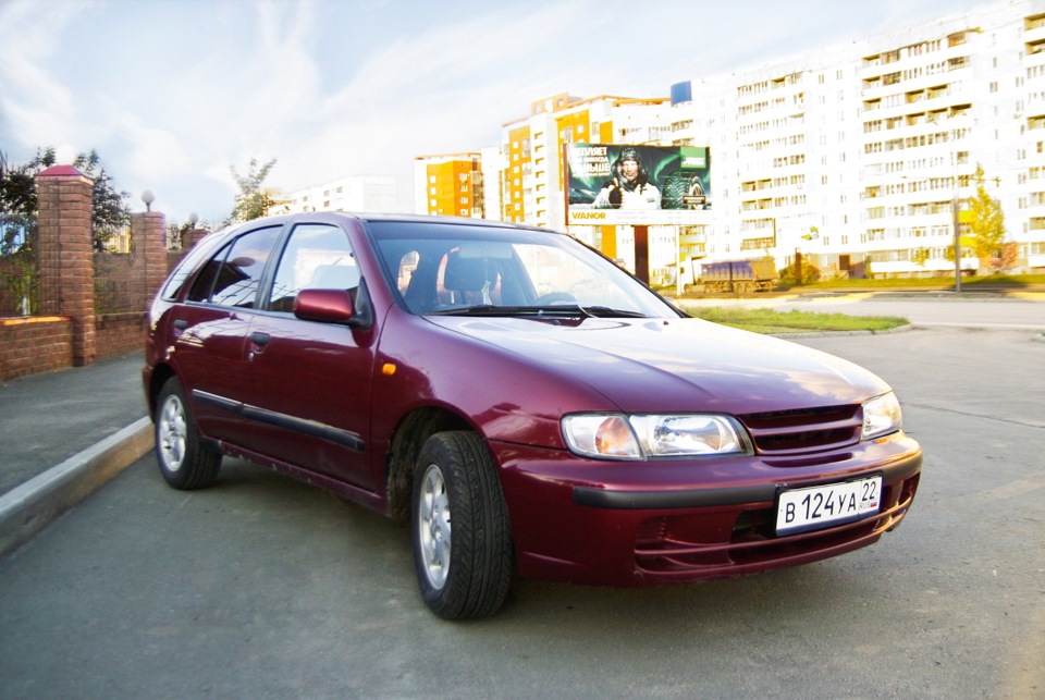 Решетка покрашена! — Nissan Almera I (N15), 1,4 л, 1999 года | тюнинг ...