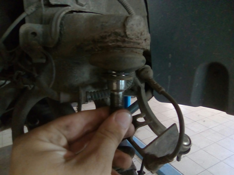 Замена подшипника — Peugeot 407 SW, 2 л, 2004 года | визит на сервис ...