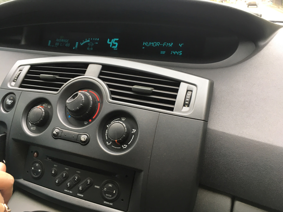 Поставил штатную магнитолу — Renault Scenic II, 1,6 л, 2007 года ...