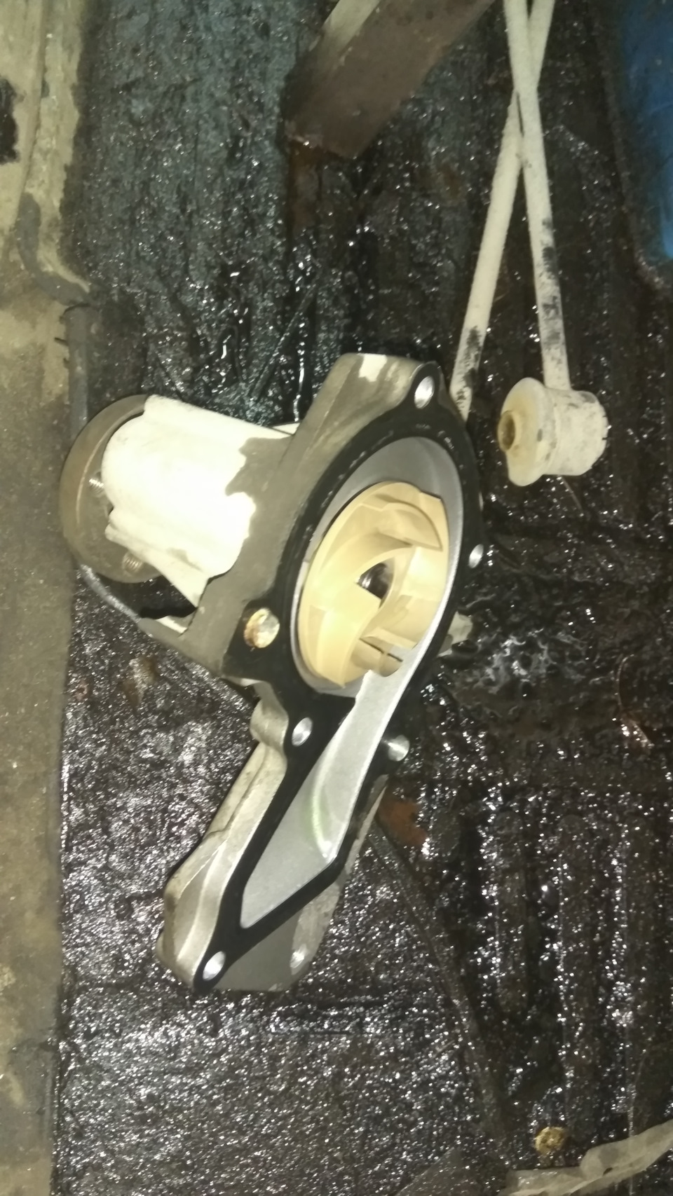 ГРМ, навесное, ролики, сальники, помпа + шаровые О_о + рейка — Volvo ...