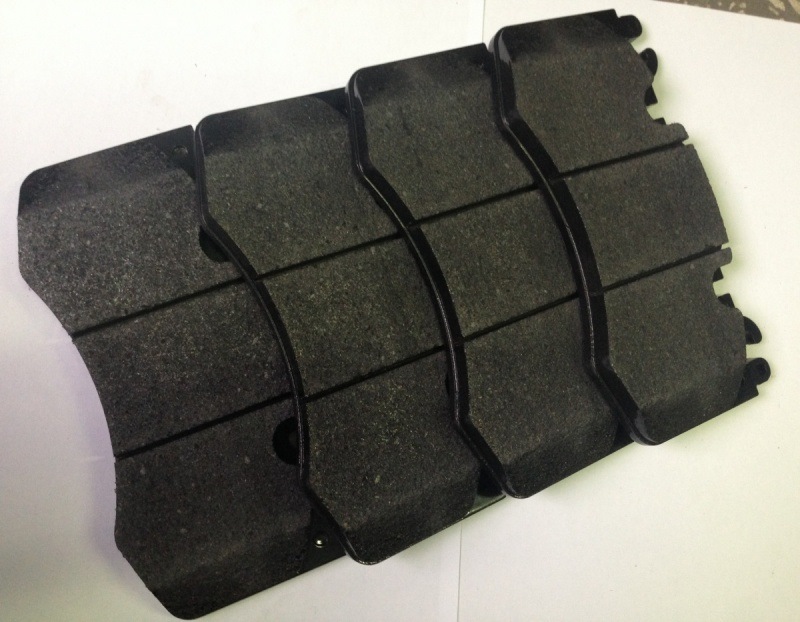 Передние тормозные колодки Range Rover LR016684, LR020362, LR064181 ...